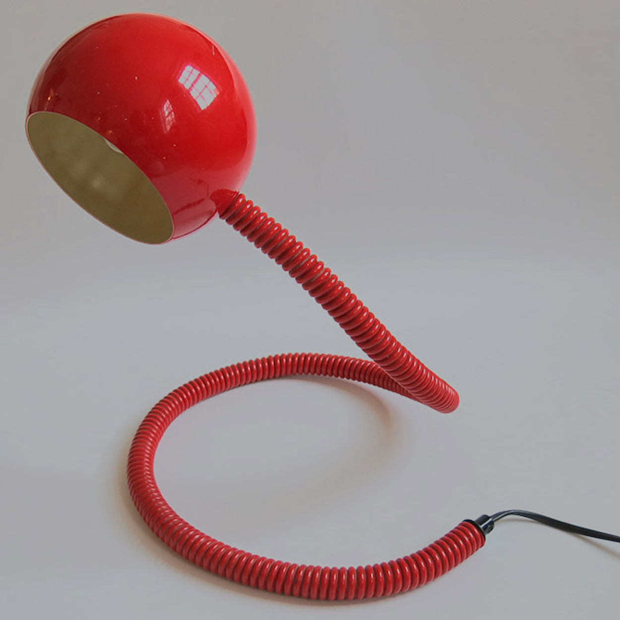 Bright red cobra snake table lamp 60s/70s