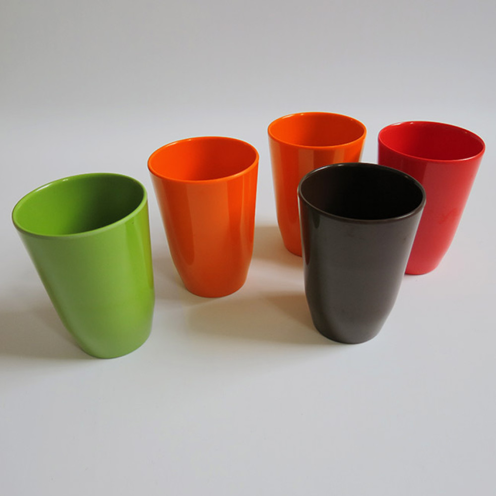 Set of 5 vintage Rosti melamine beakers